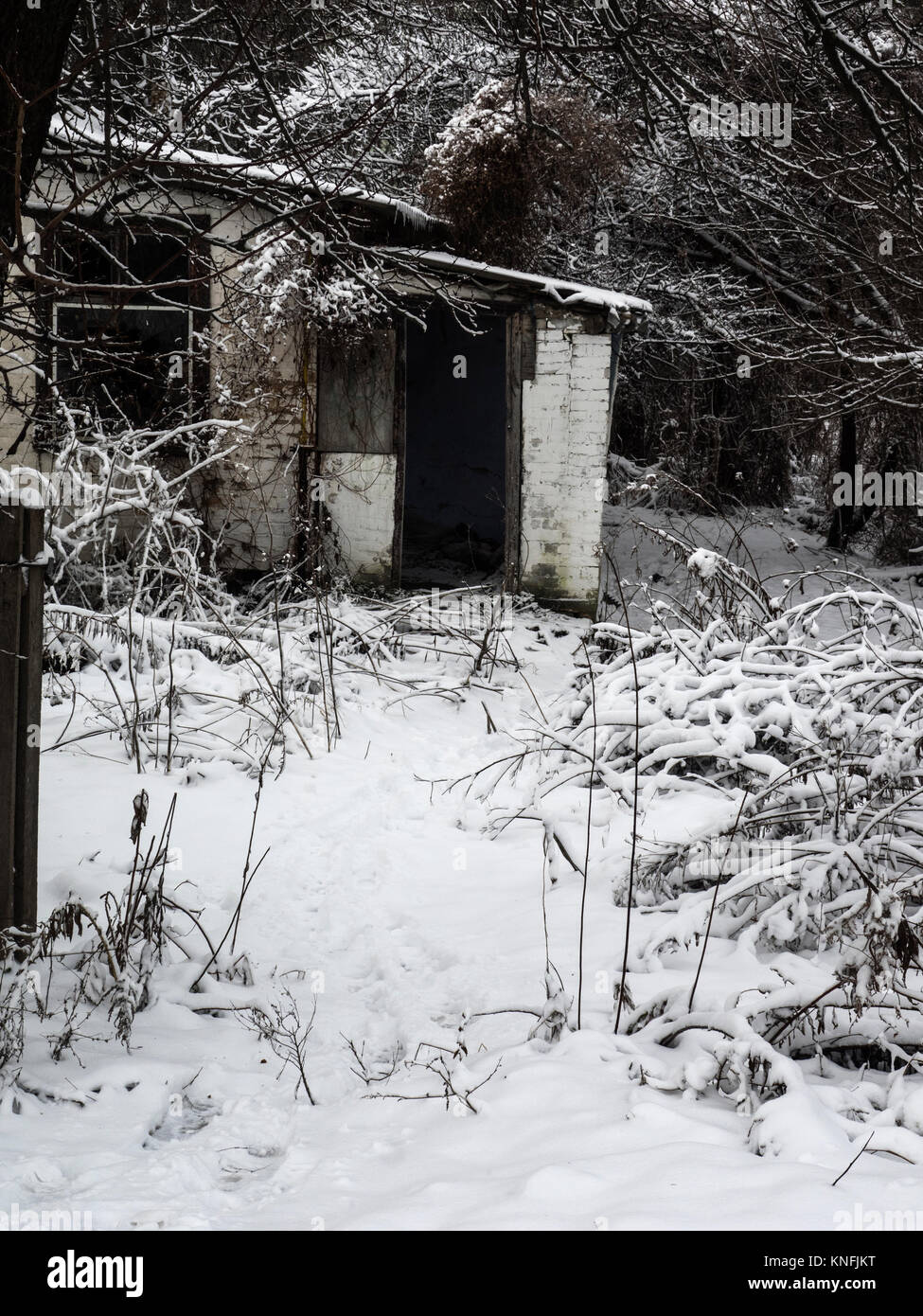 abandoned house covered by snow Stock Photo - Alamy