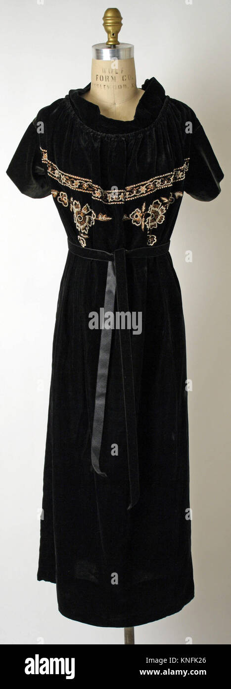 Dress MET 1973.104.3ab F 110042 Stock Photo - Alamy