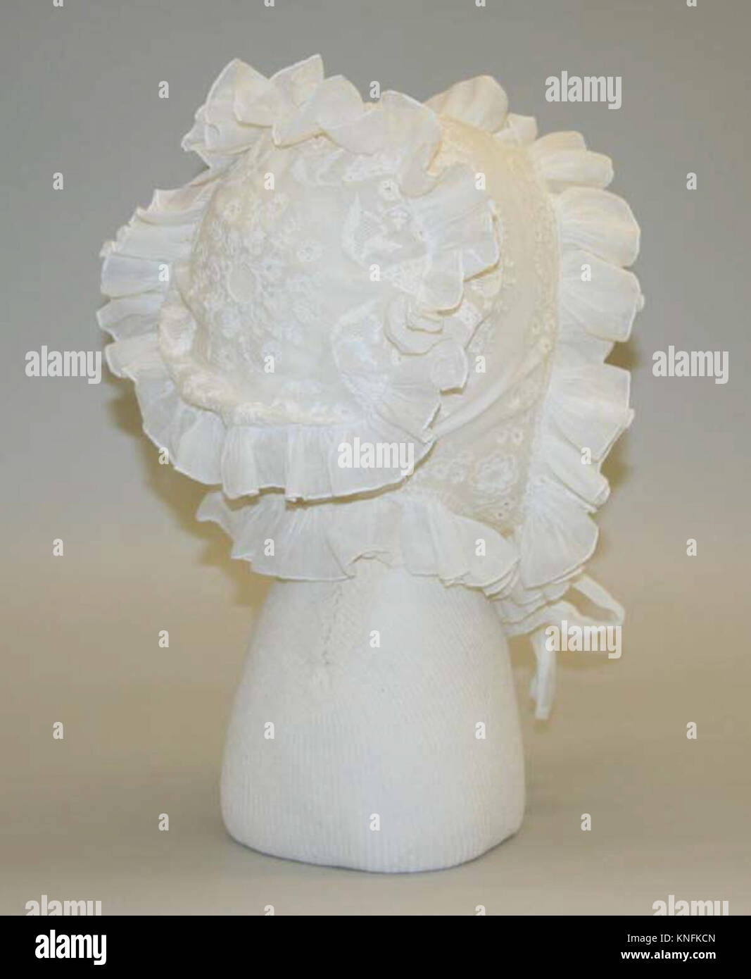 Bonnet MET CI69.32.16 B 116852 Stock Photo - Alamy