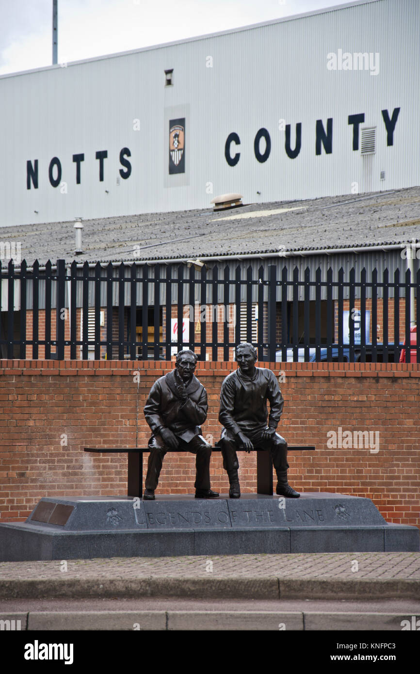 Statue of Jimmy Sirrel and Jack Wheeler, Legends of the Lane, outside ...