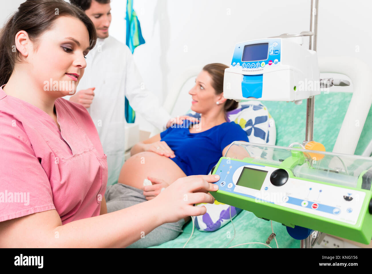 Delivery room hi-res stock photography and images - Alamy