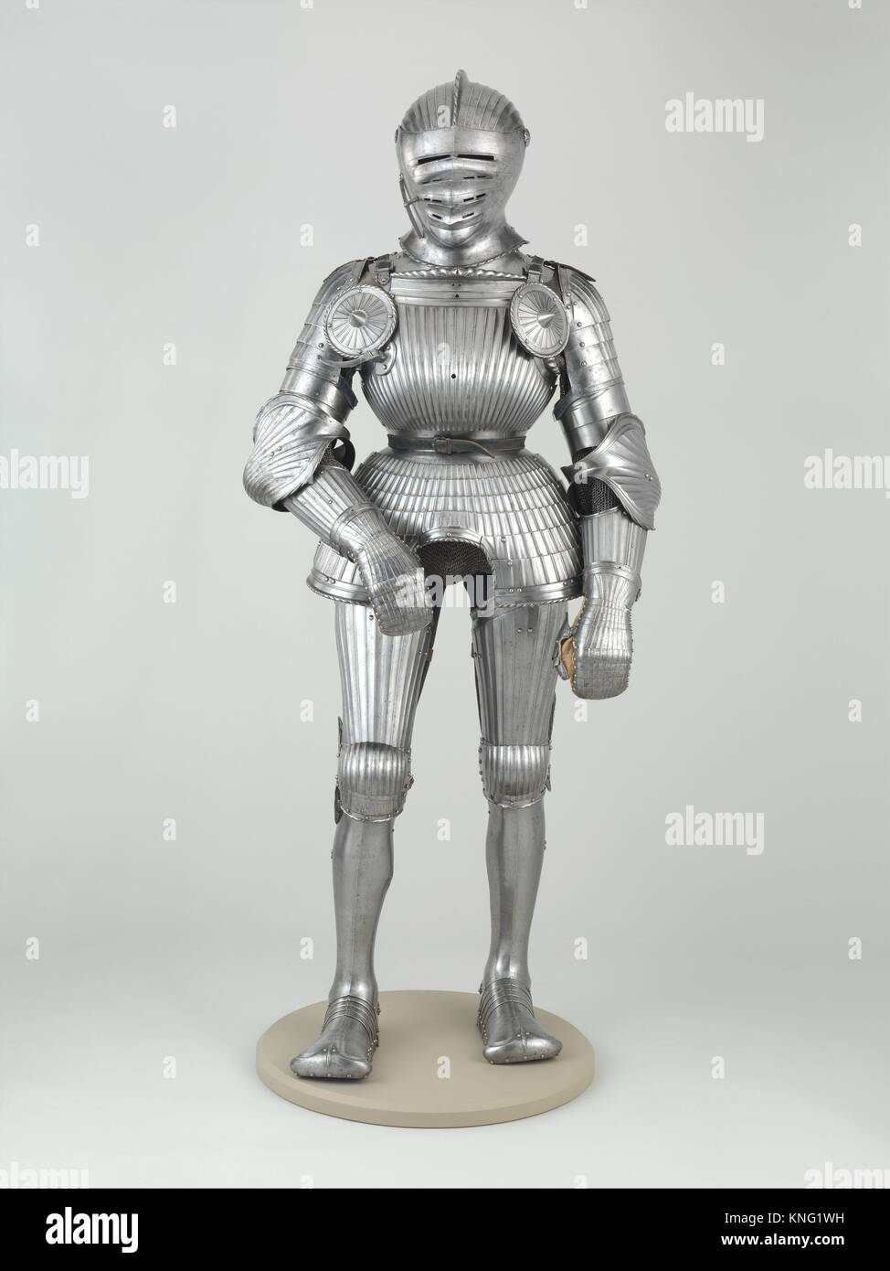 Fluted Armor Stock Photos & Fluted Armor Stock Images - Alamy