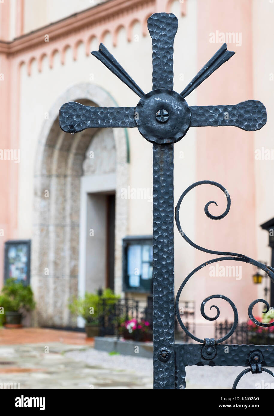 Metal cast cross hi-res stock photography and images - Alamy
