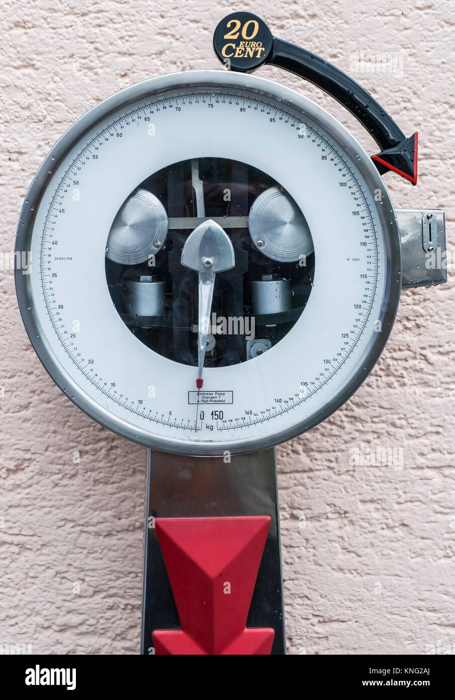 Old weighing machine scales hi-res stock photography and images - Alamy