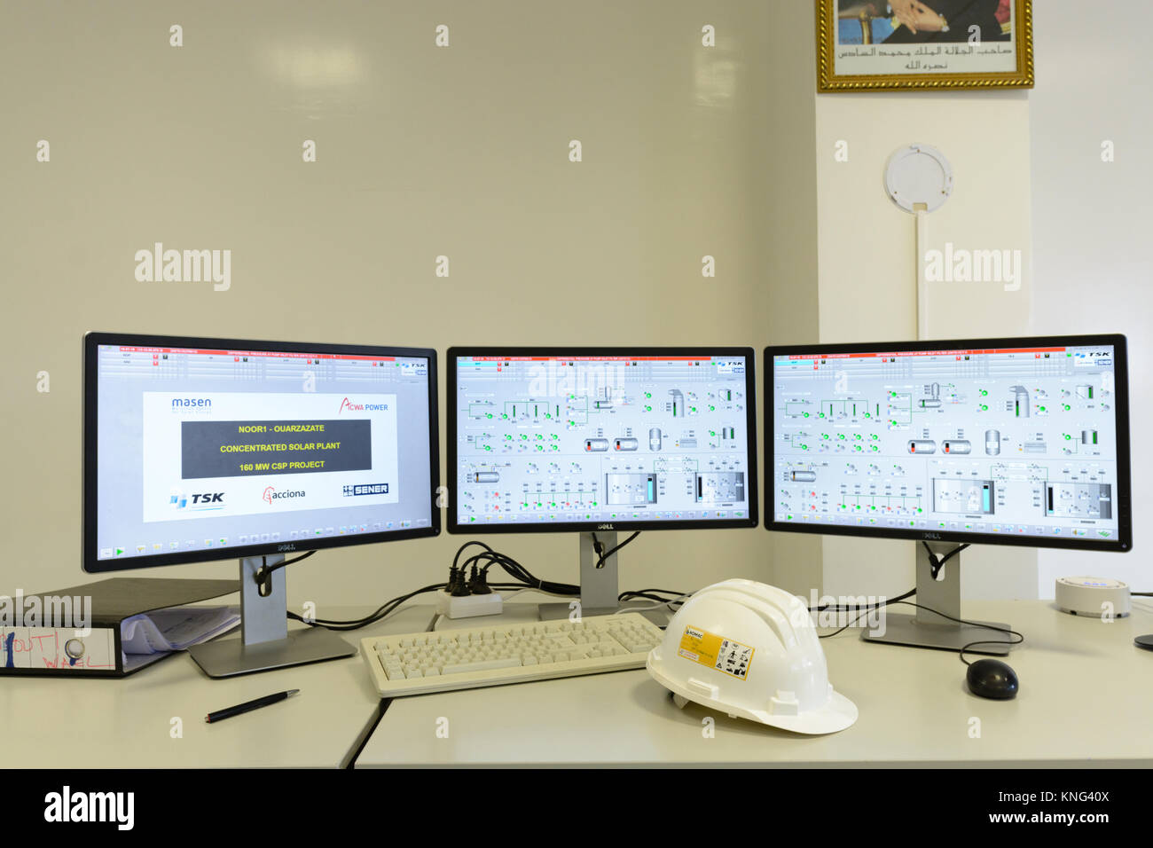 Solar thermal energy control room hi-res stock photography and images ...