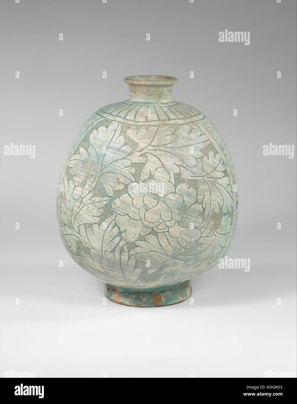 Sgraffito design buncheong ware hi-res stock photography and images - Alamy
