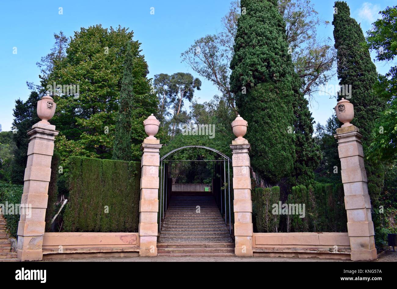 Park Labyrinth in Barcelona Stock Photo - Alamy