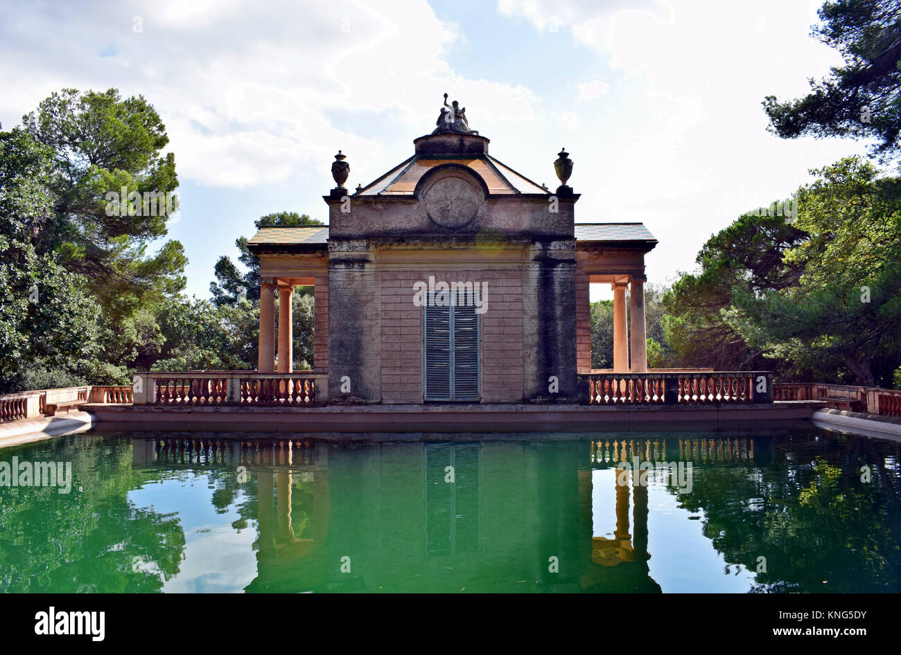 Park Labyrinth in Barcelona Stock Photo - Alamy