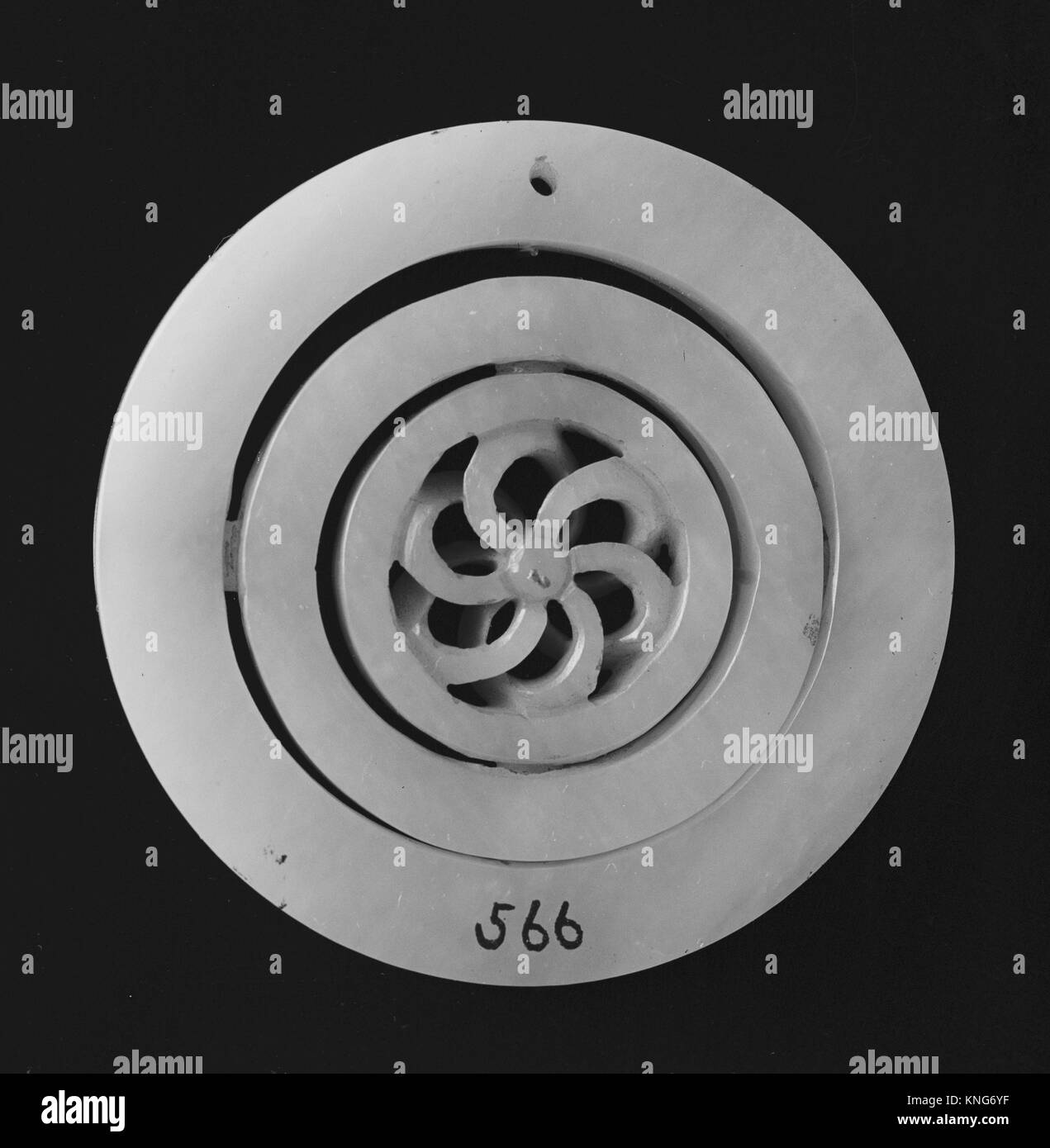 China amulet hi-res stock photography and images - Alamy