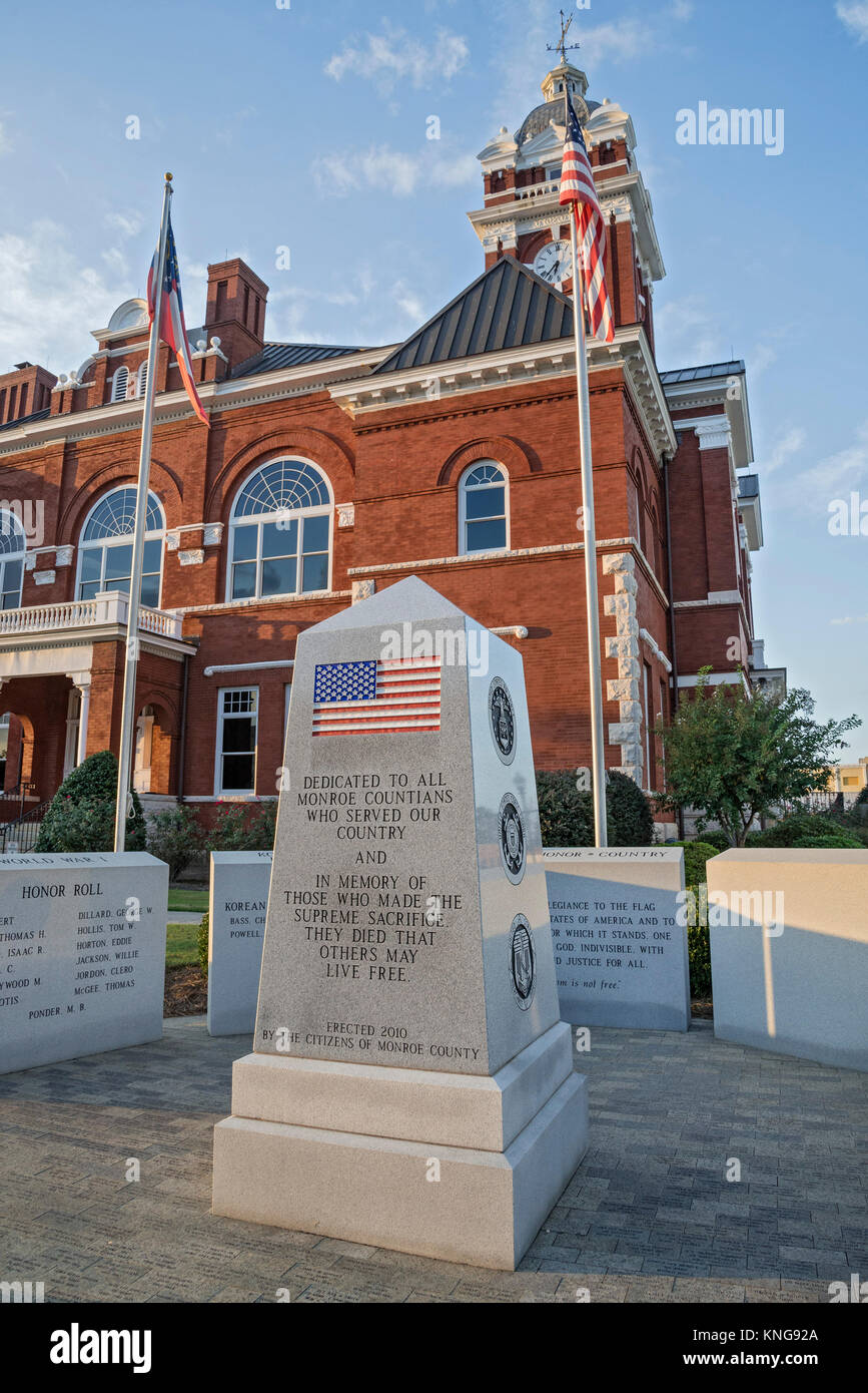 Monroe County Courthouse in Forsyth, Georgia, features a memorial to ... Monroe County Courthouse in Forsyth, Georgia, features a memorial to ...