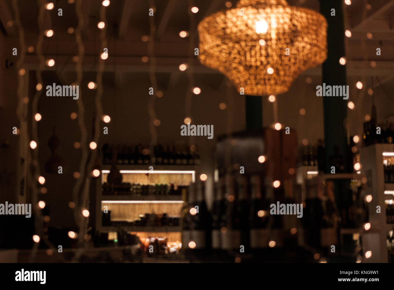 Old bottles window display hi-res stock photography and images - Alamy