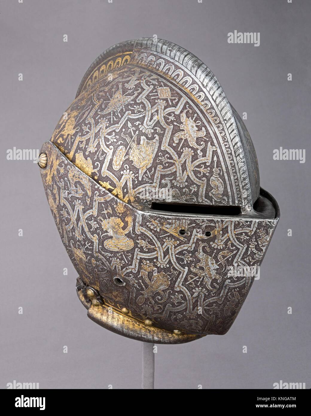 Steel combat helmet hi-res stock photography and images - Alamy