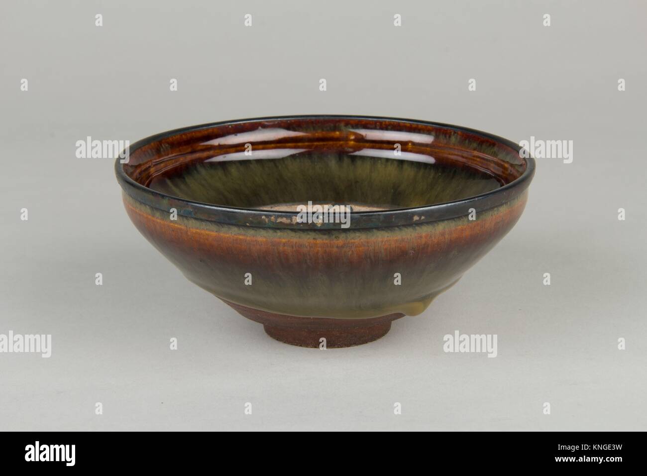 Grey porcelaneous ware hi-res stock photography and images - Alamy