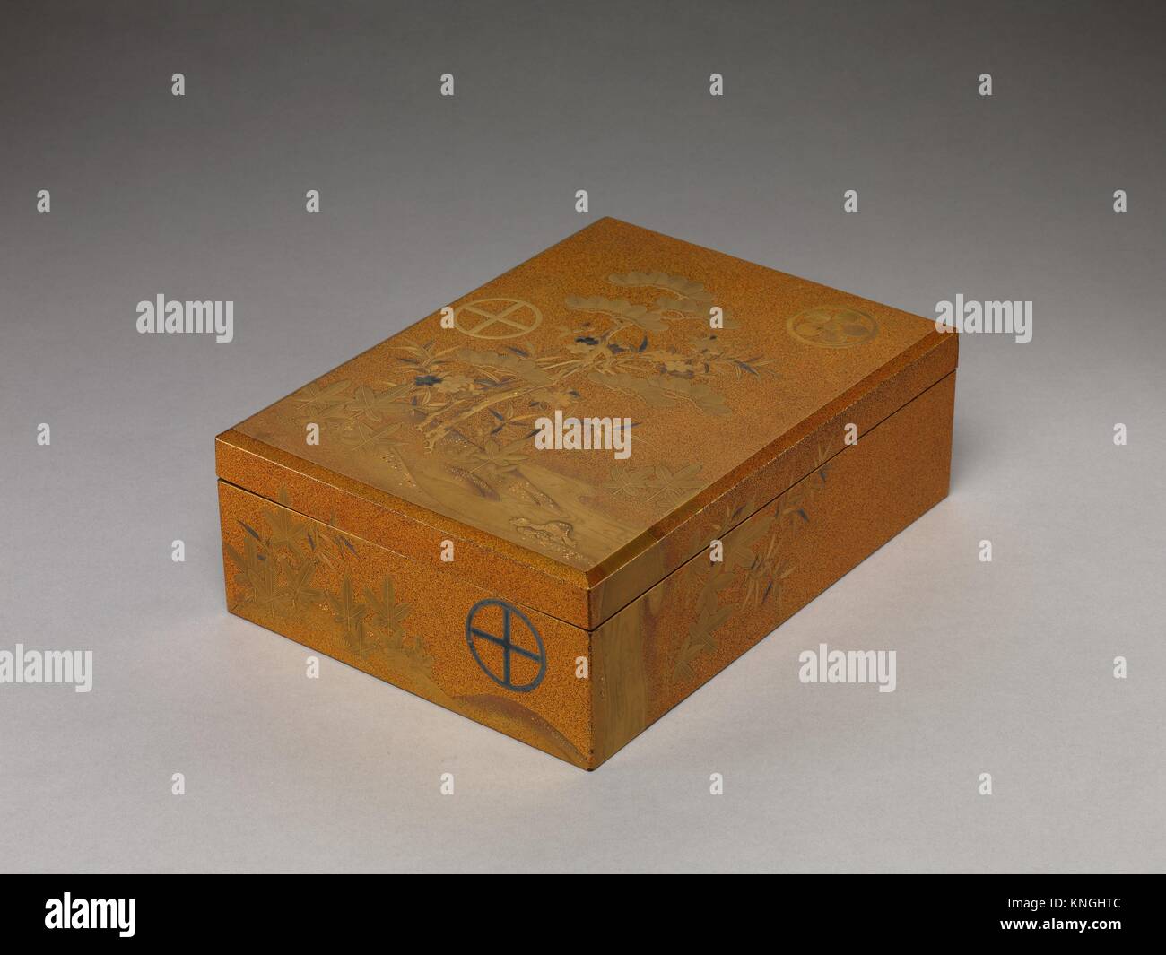 Box with cover. Period: Edo period (1615-1868); Date: 19th century ...