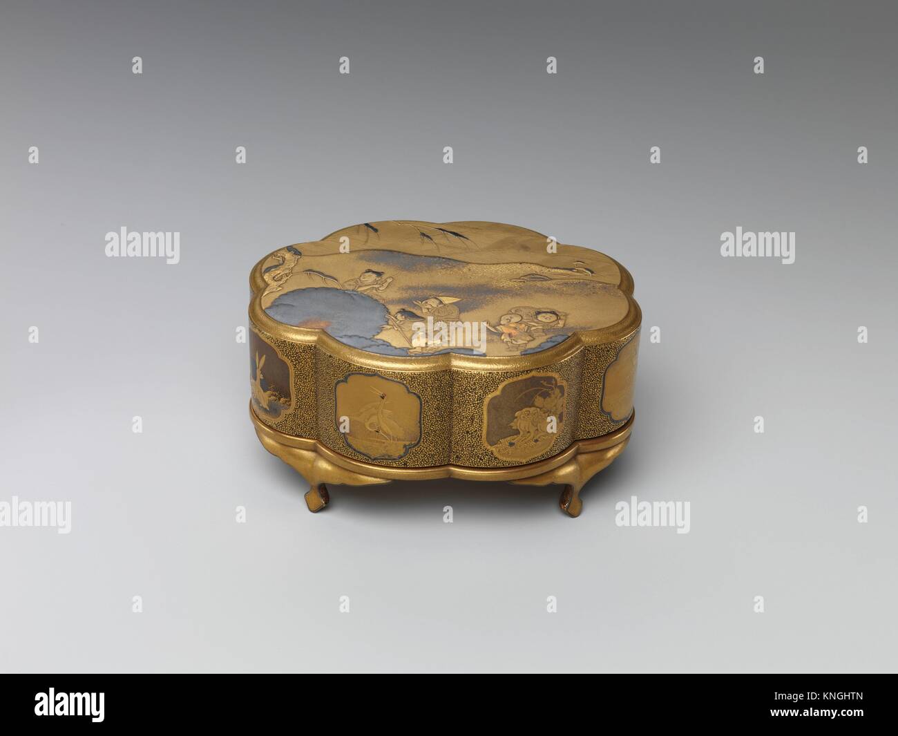 Incense box with Chinese children playing with snowballs. Period: Edo ...