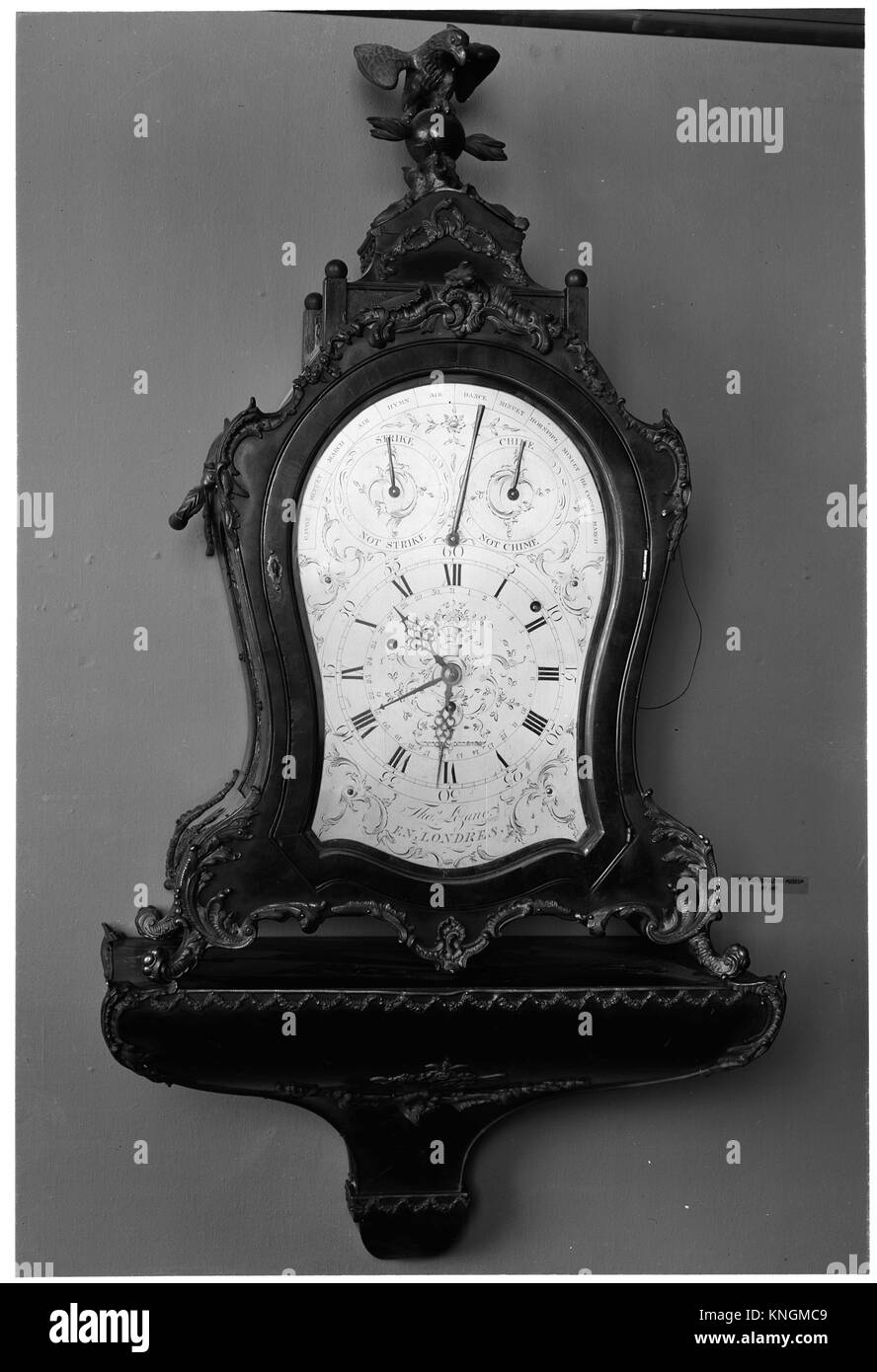 British Bracket Clock High Resolution Stock Photography and Images - Alamy