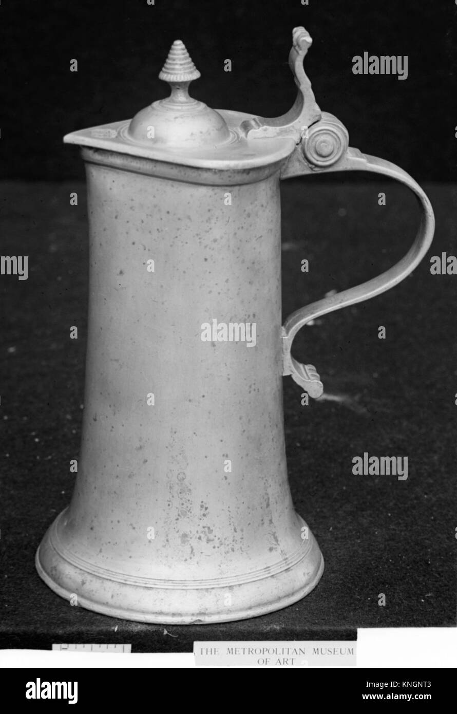 Flagon cover hi-res stock photography and images - Alamy