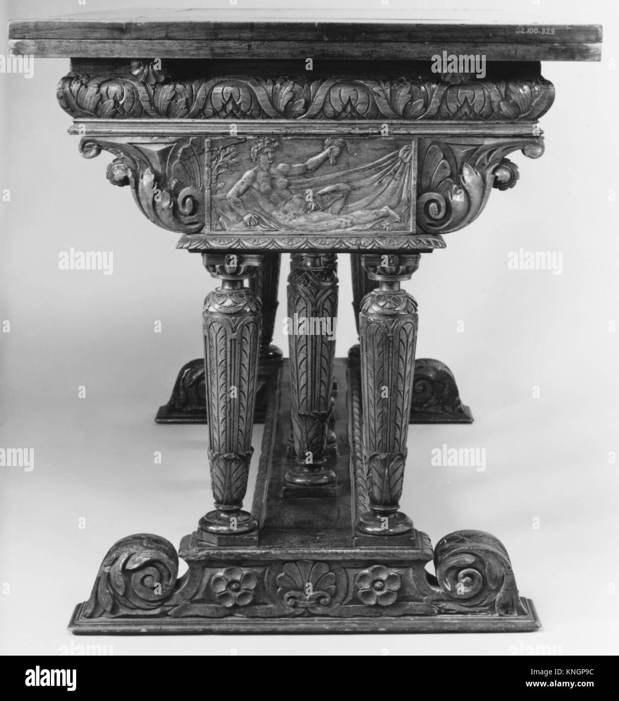 Draw top table Black and White Stock Photos & Images - Alamy