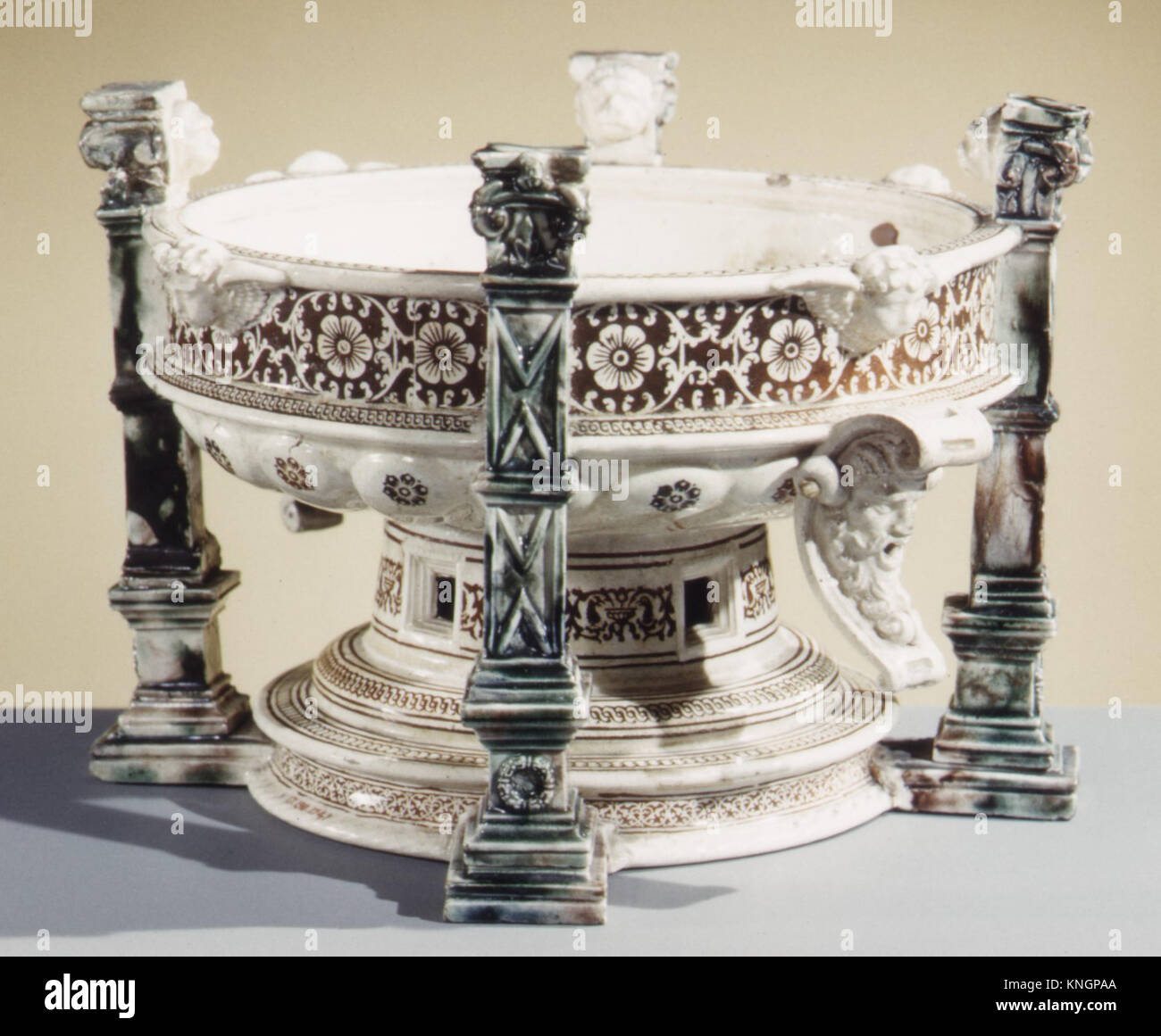 Basin (Réchaud) MET ES6101 194244 Stock Photo - Alamy