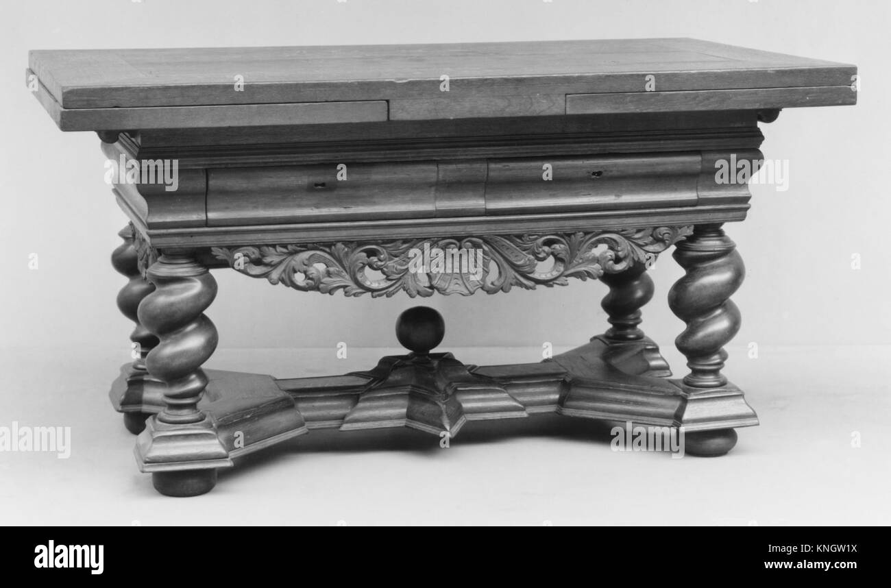 Draw top table Black and White Stock Photos & Images - Alamy