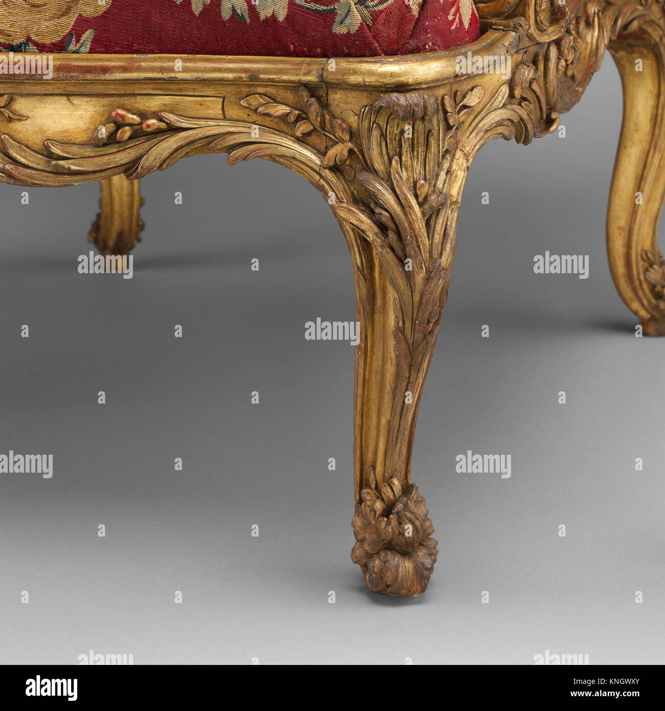 Louis xv furniture hi-res stock photography and images - Alamy