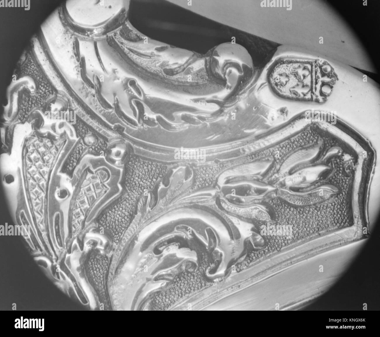 This cuelle bowl with a cover illustrates craftsmanship in functional ...