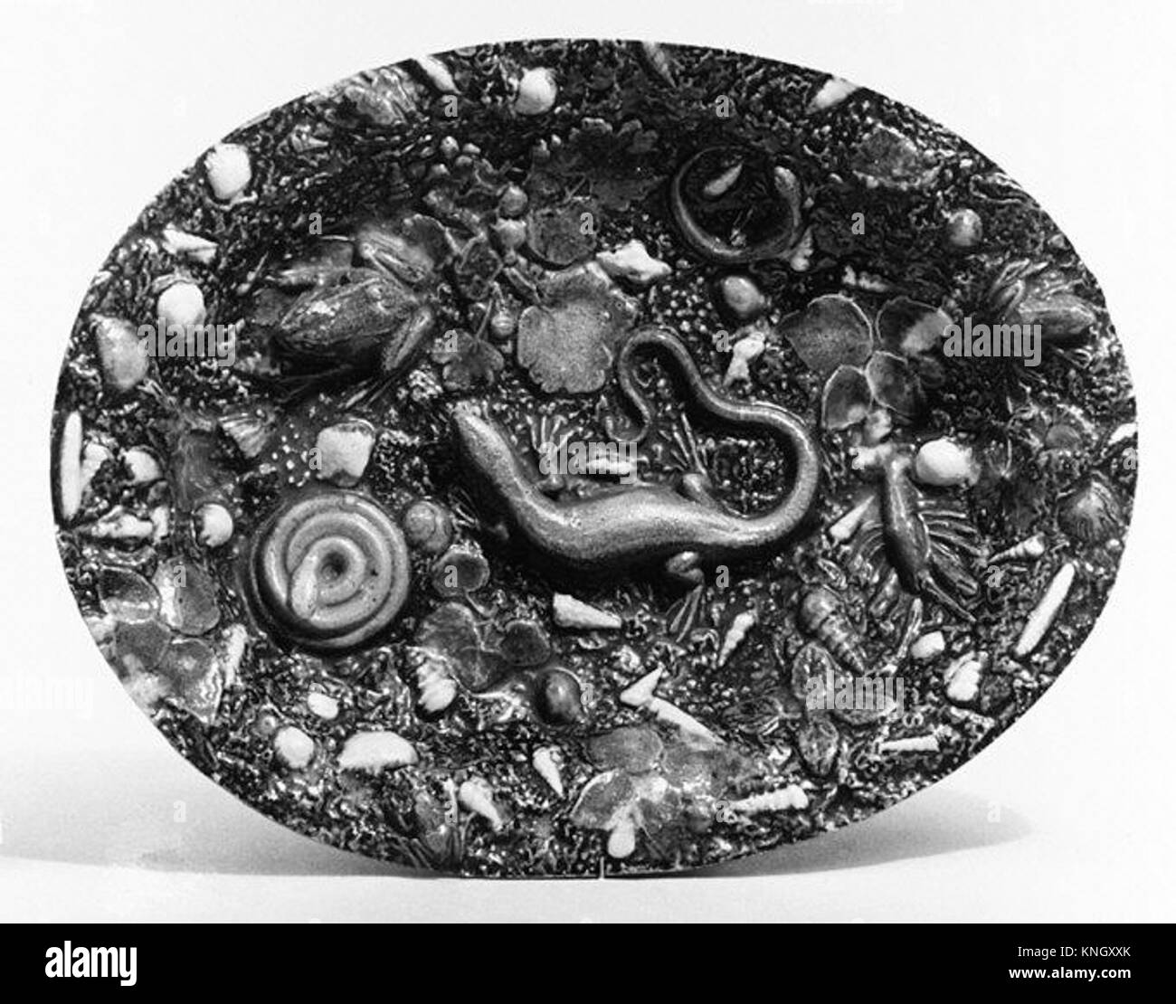 This dish, a fine example of porcelain craftsmanship, features a ...