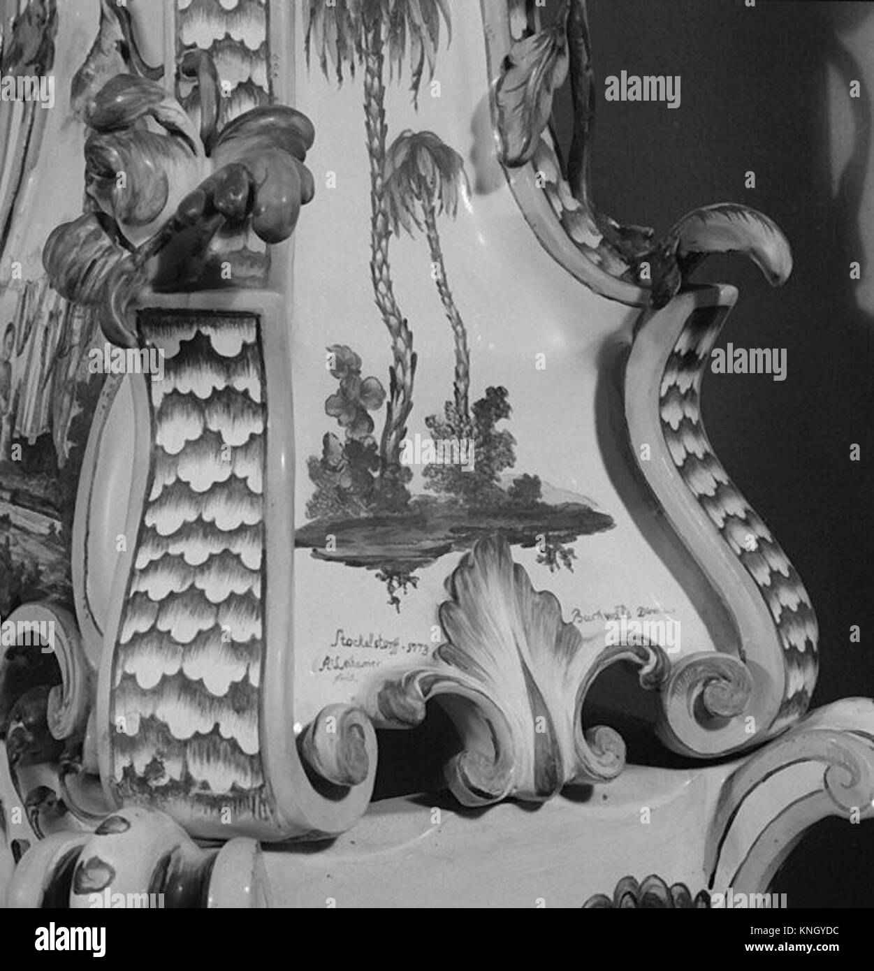 Ceramic stove on cast-iron firebox (one of a pair) MET 205039 205853 ...