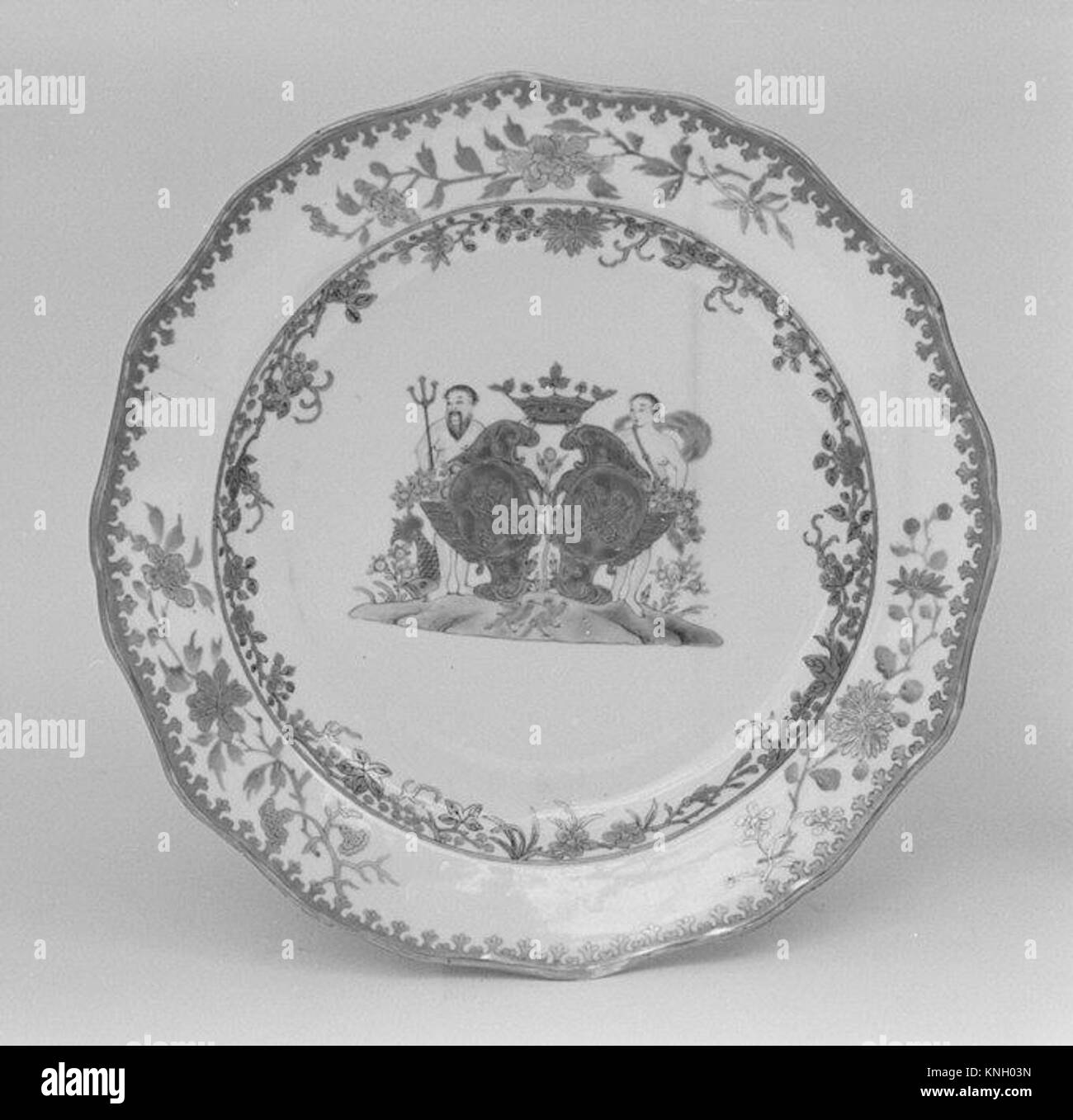 Dinner plate (part of a service) MET 150899 201049 Stock Photo - Alamy