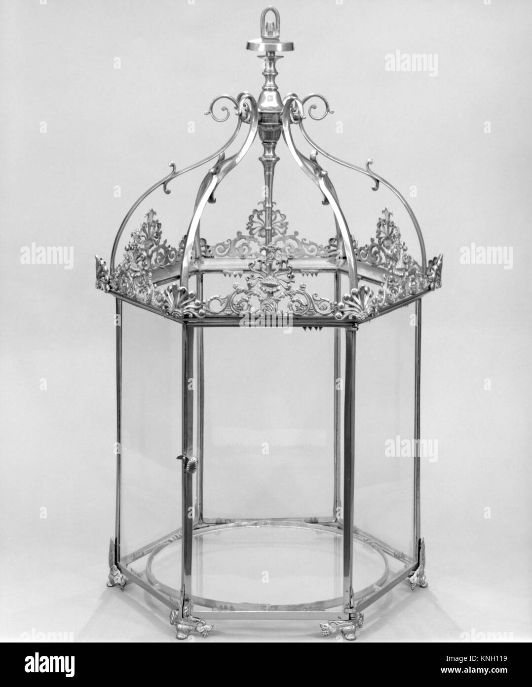 This hanging lantern, part of the Metropolitan Museum of Art collection ...