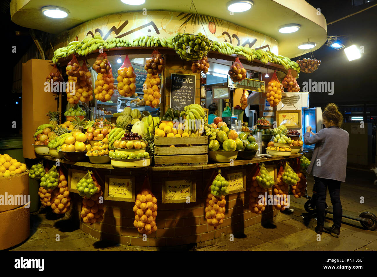 Fresh juice kiosk in the junction of Dizengoff street and Ben Gurion ...