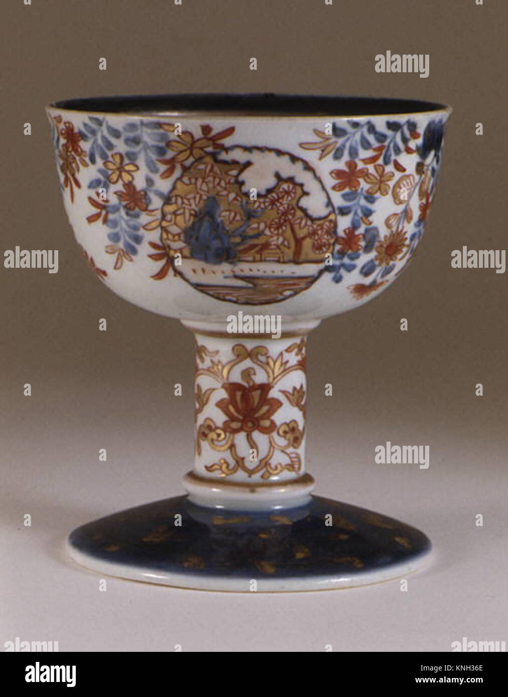 Footed cup hi-res stock photography and images - Alamy