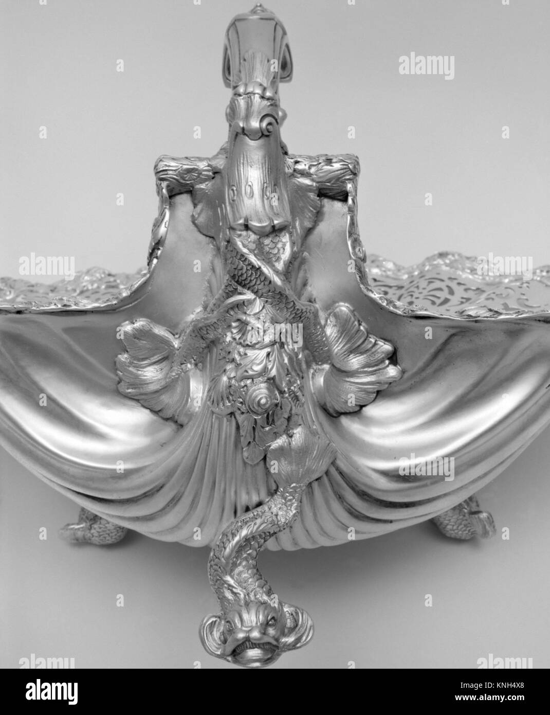 A woven basket, part of the Metropolitan Museum of Art collection ...