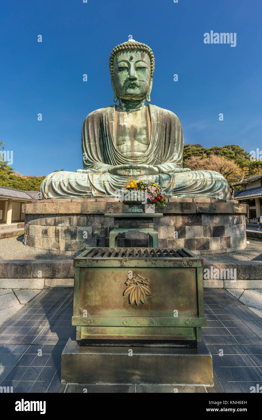 Kotoku-in Buddhist temple, Monumental outdoor bronze statue of Amida ...