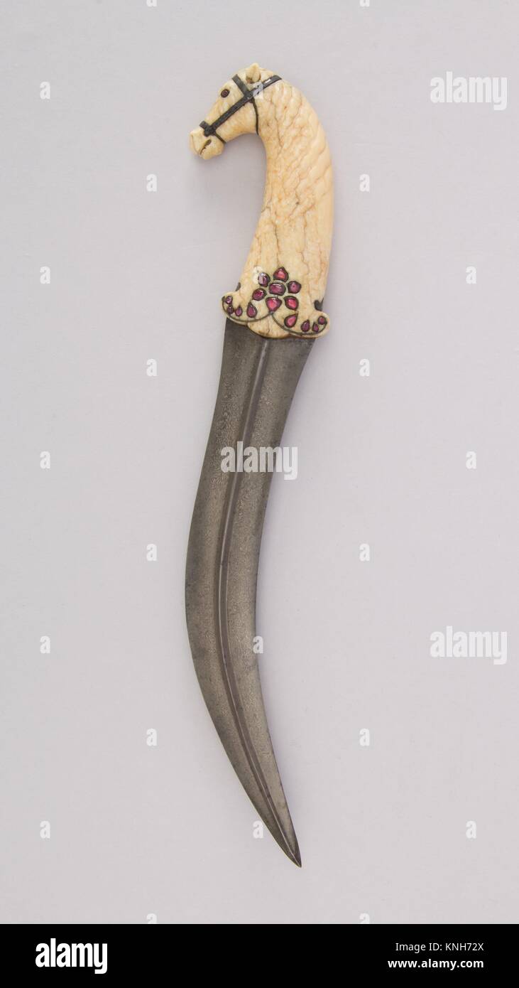 Mughal dagger hi-res stock photography and images - Alamy