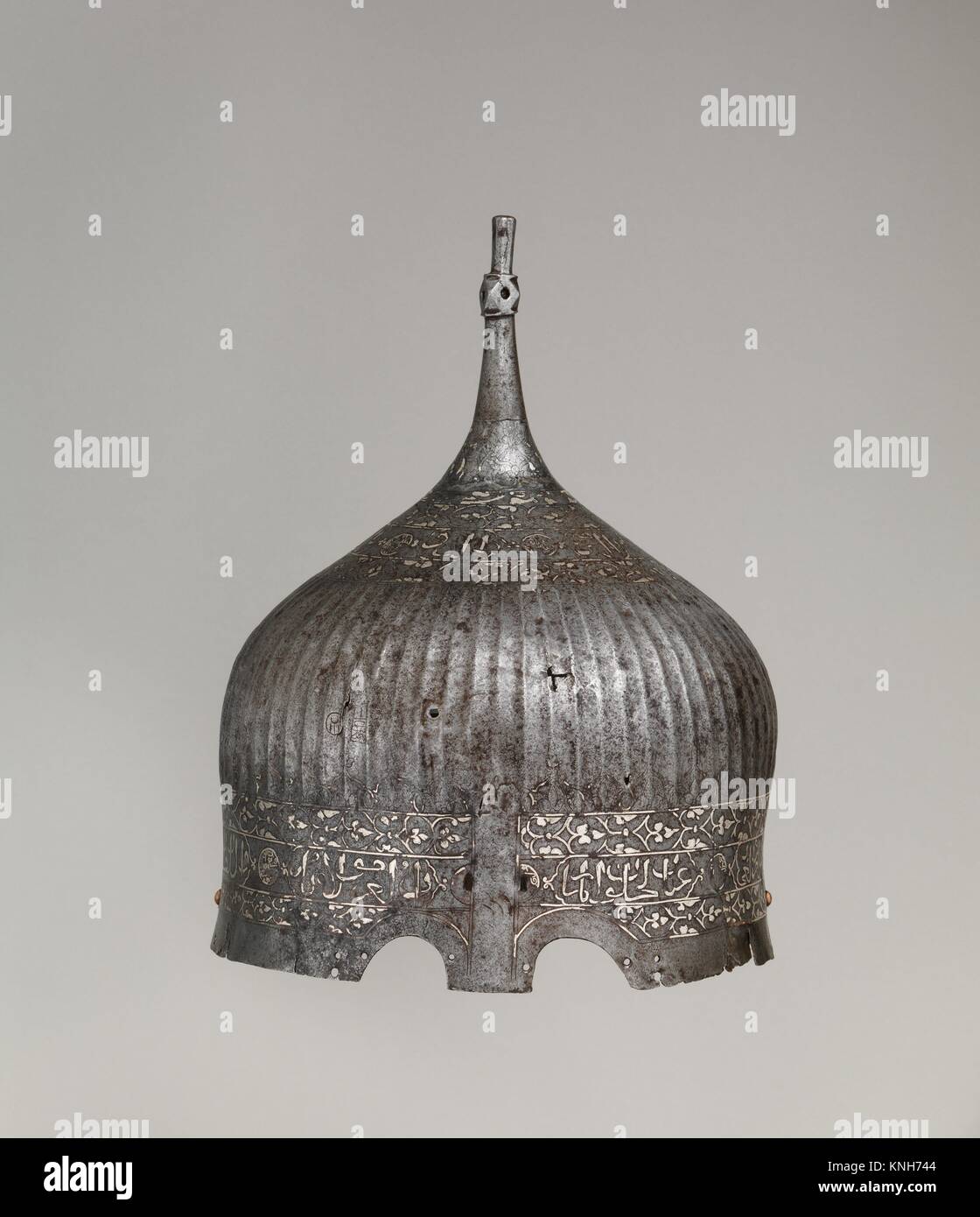 Suit armor decoration hi-res stock photography and images - Alamy