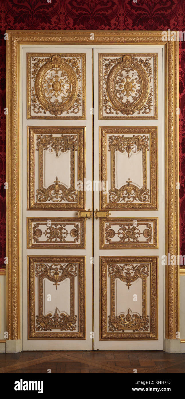 Gilded doors hi-res stock photography and images - Alamy