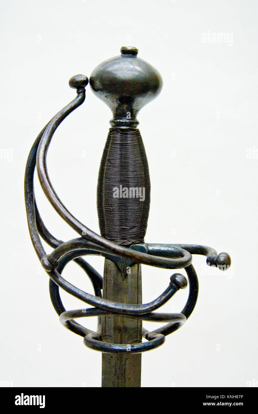 16th century rapier sword hi-res stock photography and images - Alamy