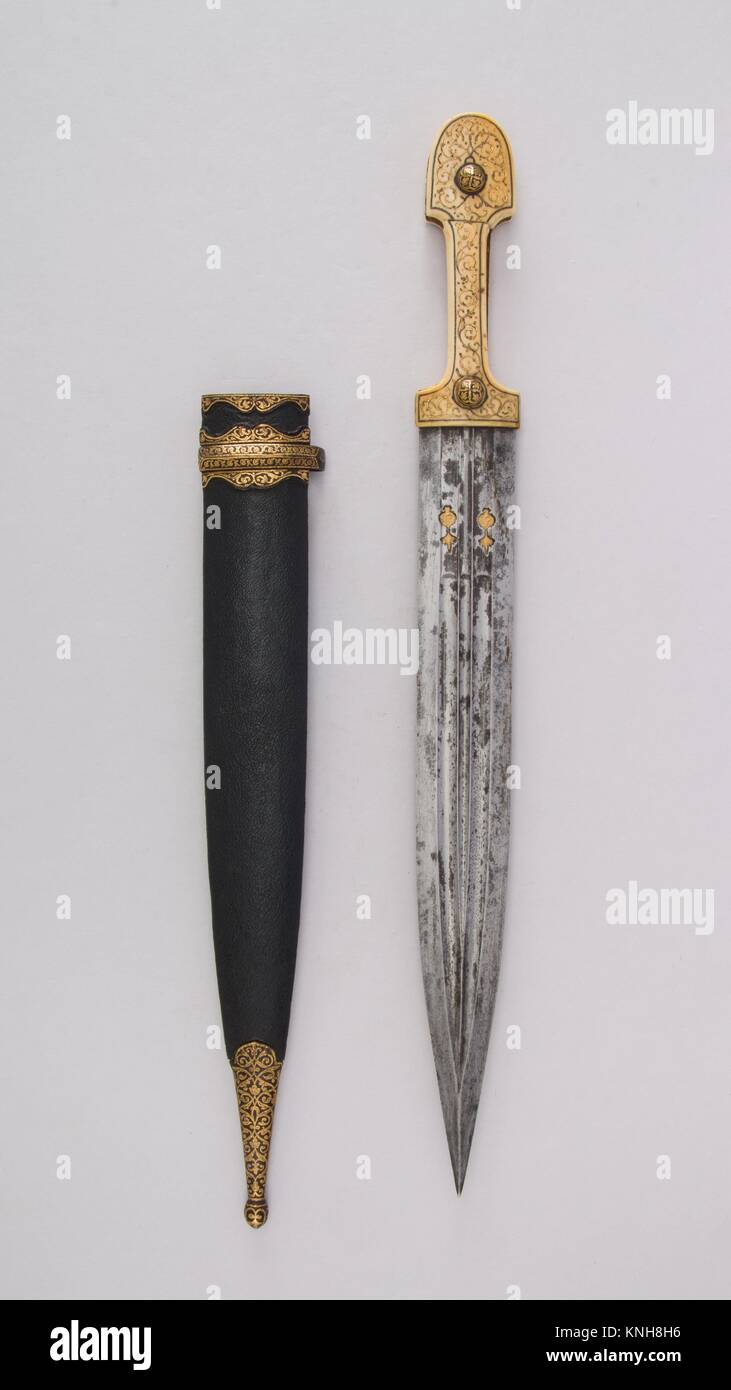 Gold dagger and sheath hi-res stock photography and images - Alamy