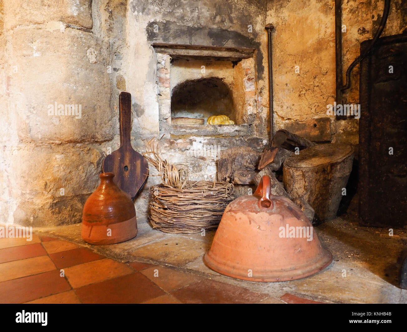 INTERIOR OF KITCHEN AREA, OLIVER CROMWELLS HOUSE, ELY, CAMBRIDGESHIRE ...