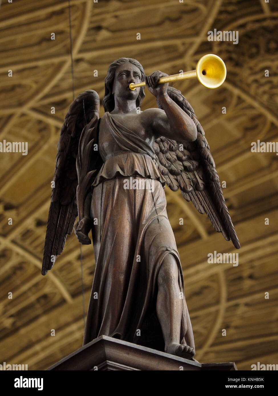 ANGEL WITH TRUMPET, STATUE, , KINGS COLLEGE CHAPEL, CAMBRIDGE Stock ...