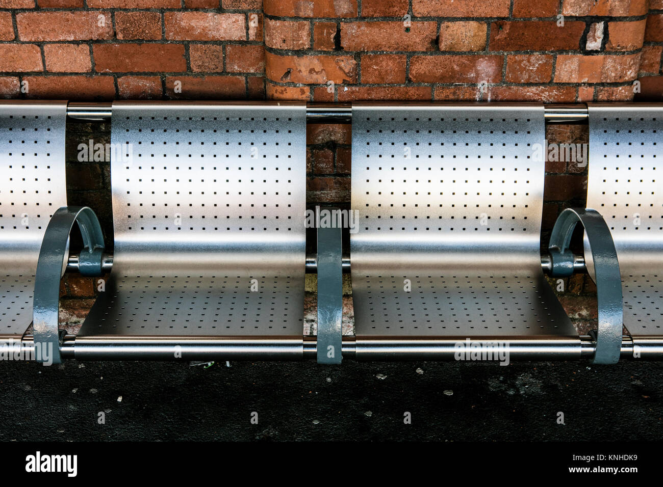Empty station bench hi-res stock photography and images - Alamy