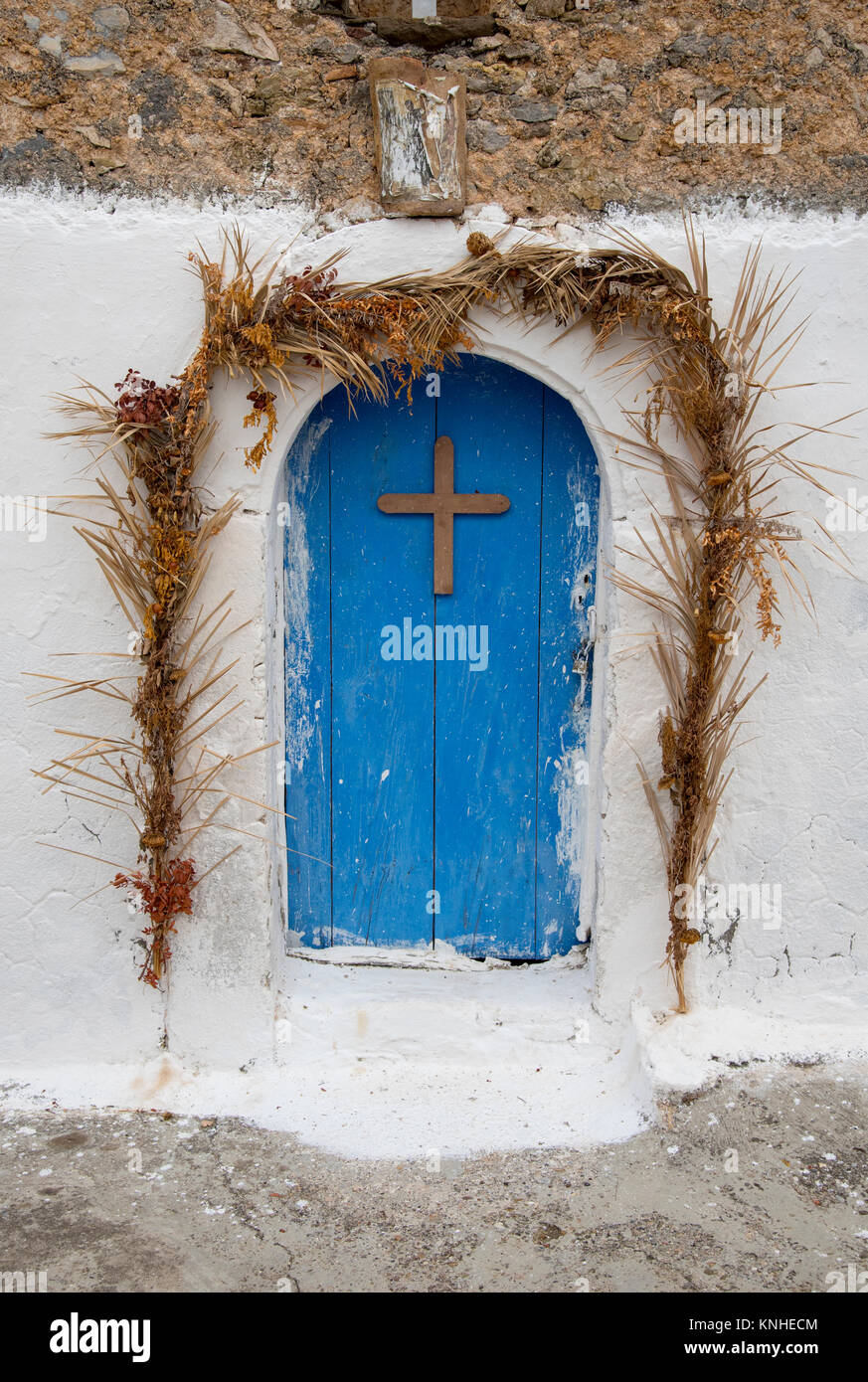 Blue door stone framed hi-res stock photography and images - Alamy