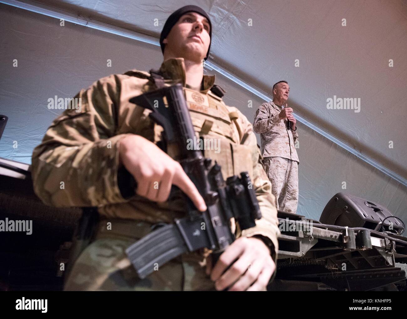 Soldier soldiers troop troops hi-res stock photography and images - Alamy