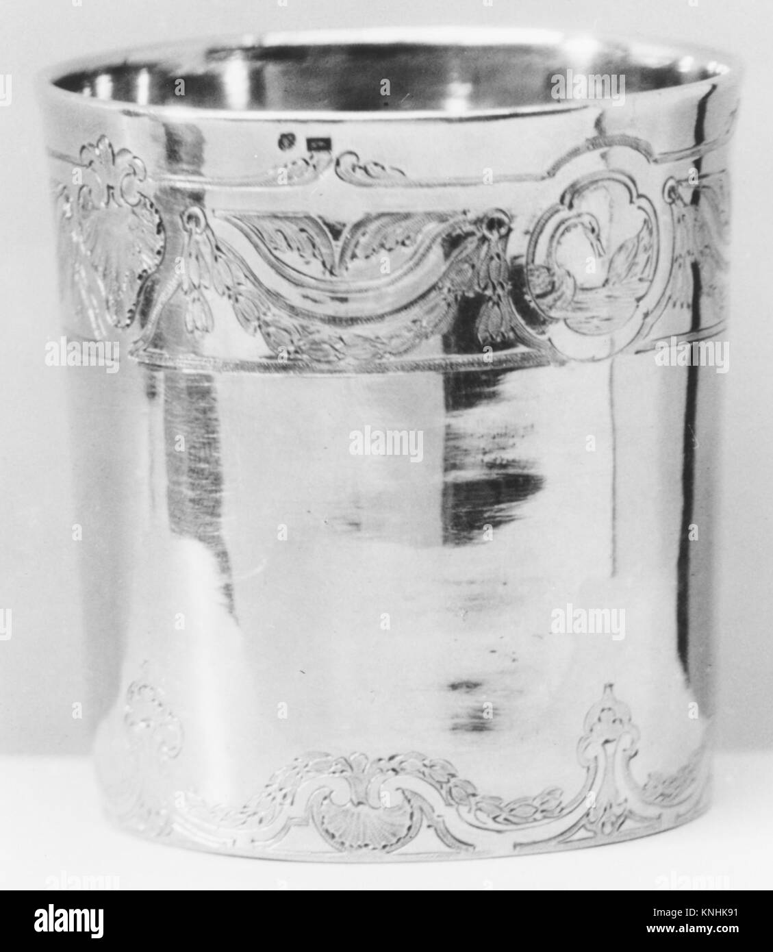 This beaker, also known as a timbale, features a sleek design that ...