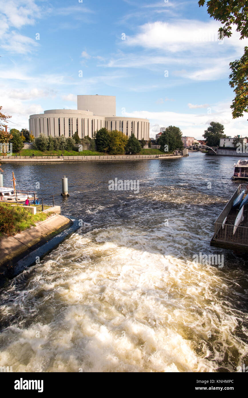 View of the opera nova / opera house in the Polish city of Bydgoszcz ...
