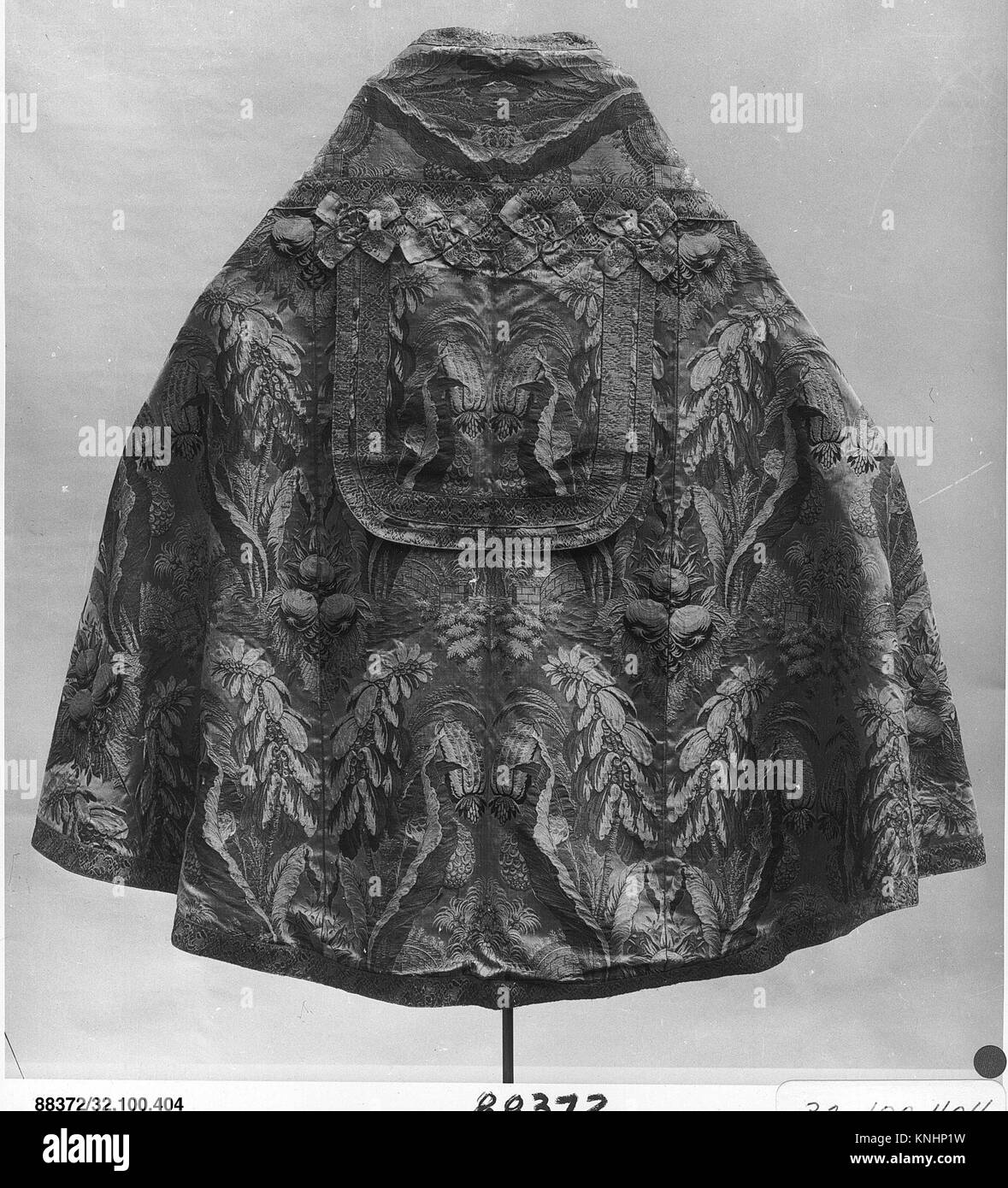 Liturgical wear Black and White Stock Photos & Images - Alamy