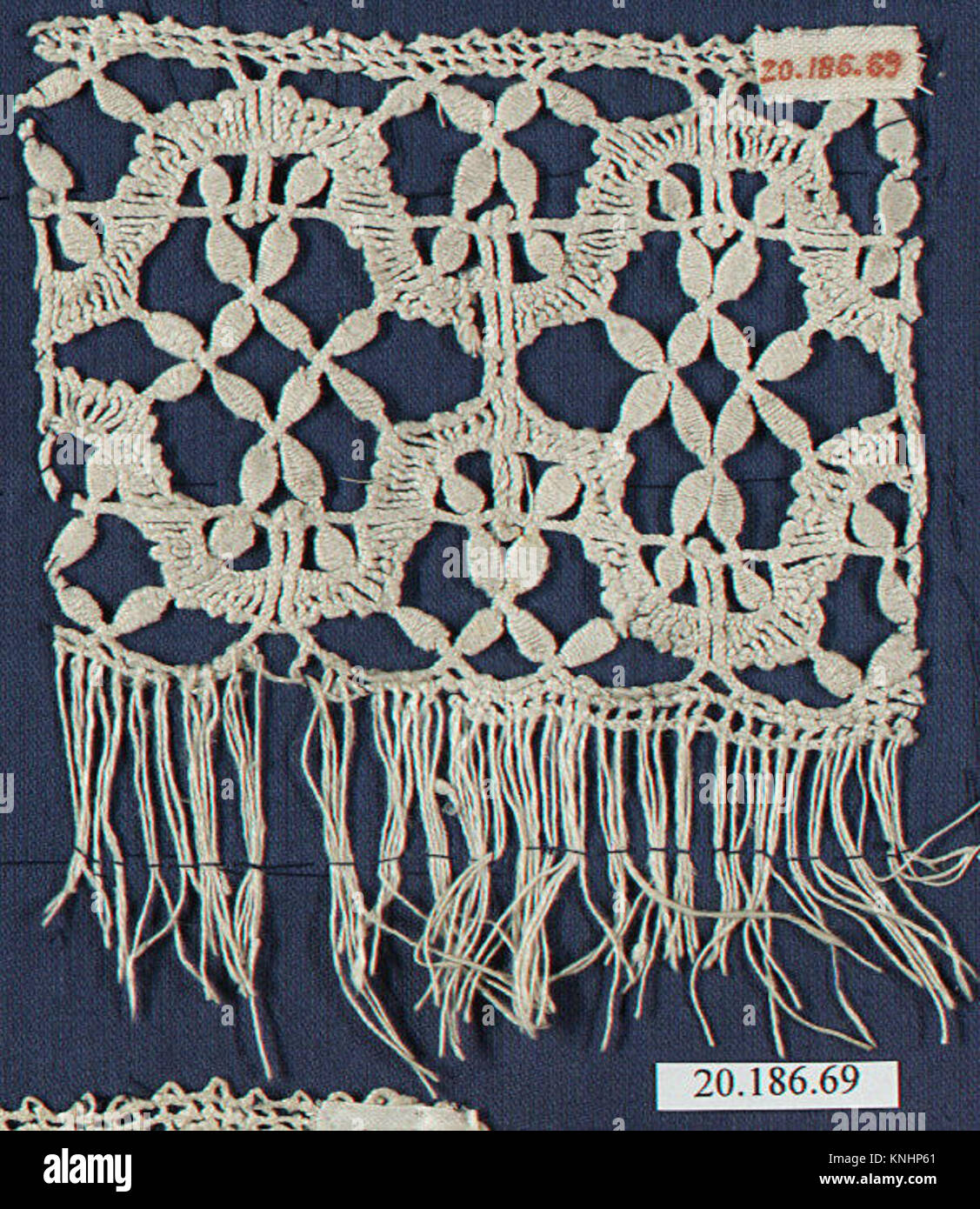 Edging MET DP3854 220879 Stock Photo - Alamy