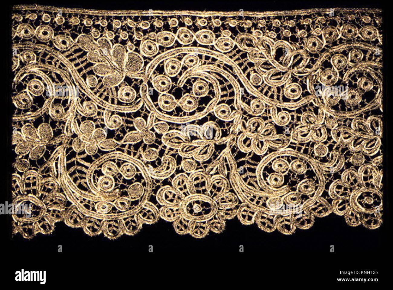 This fragment is a piece of an archaeological or artistic object ...