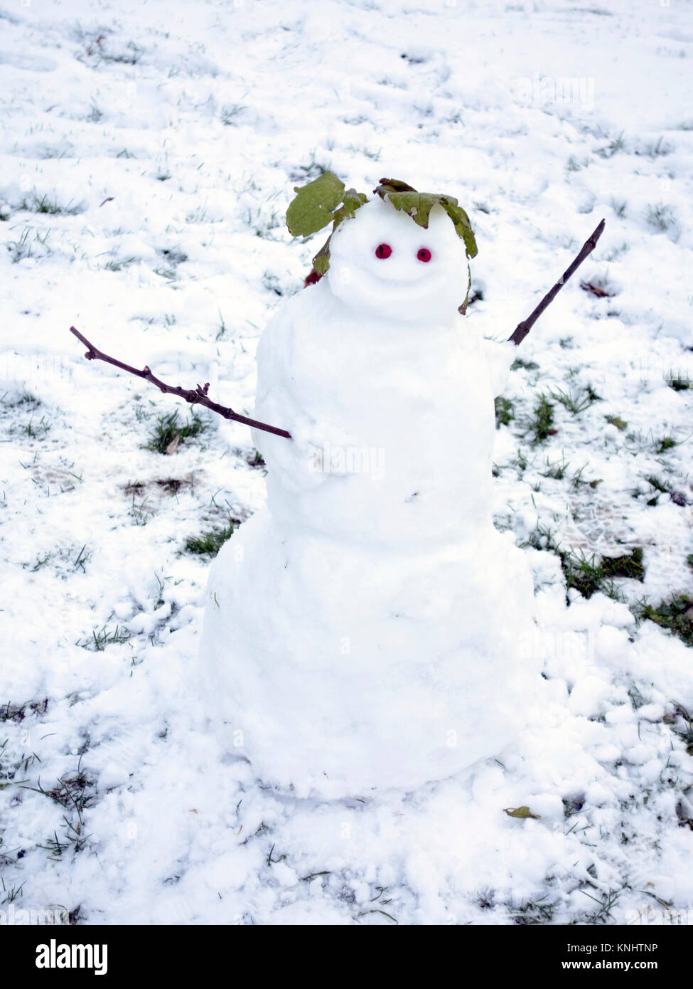 Inuit child snow hi-res stock photography and images - Alamy